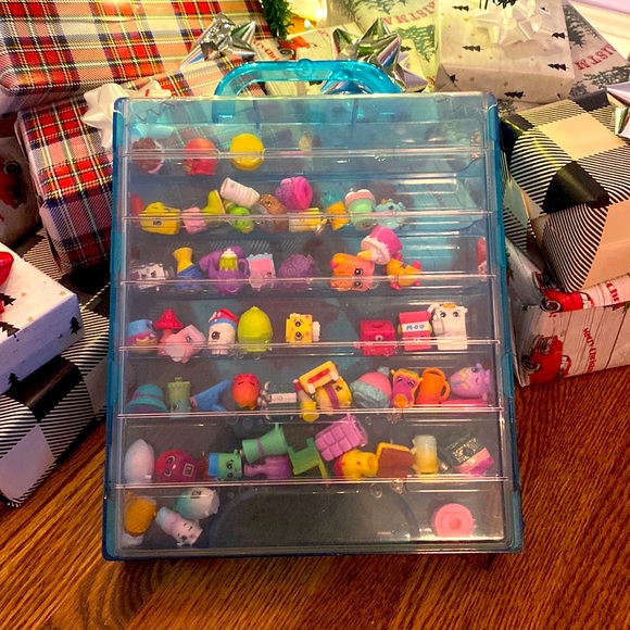 Shopkins | Toys | Shopkins Case With 6 Shopkins | Poshmark